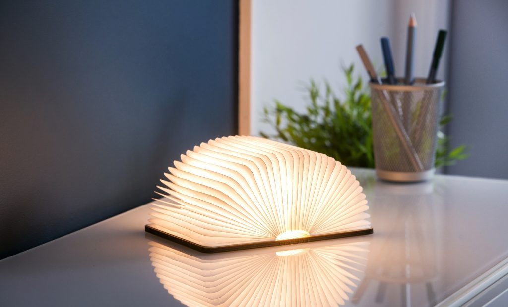 Gingko » Smart Book Light (Natural Wood)