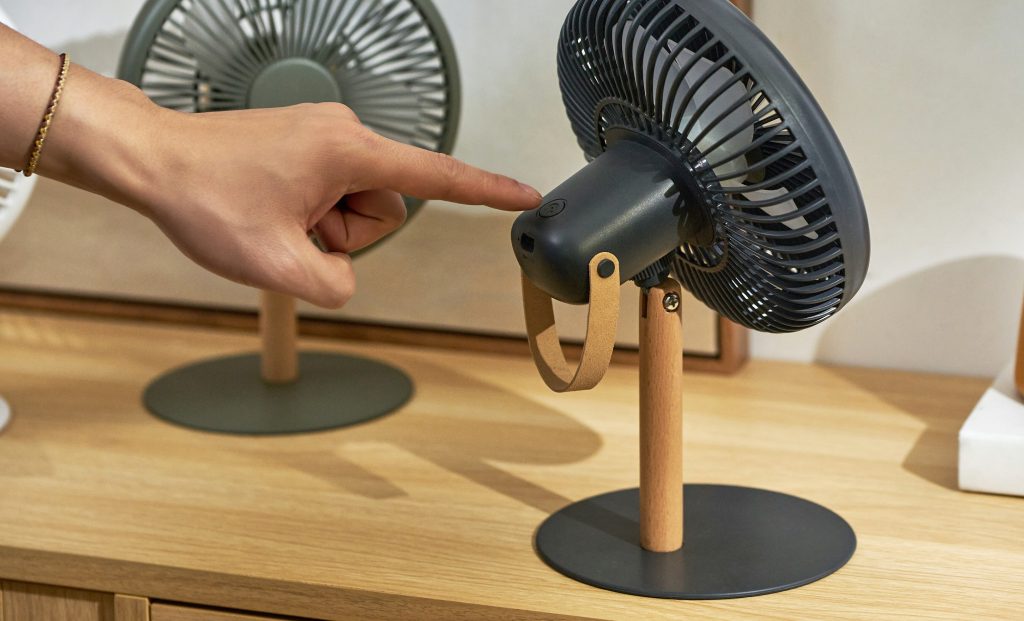 Gingko » Beyond Portable & Detachable Desk Fan/ Light