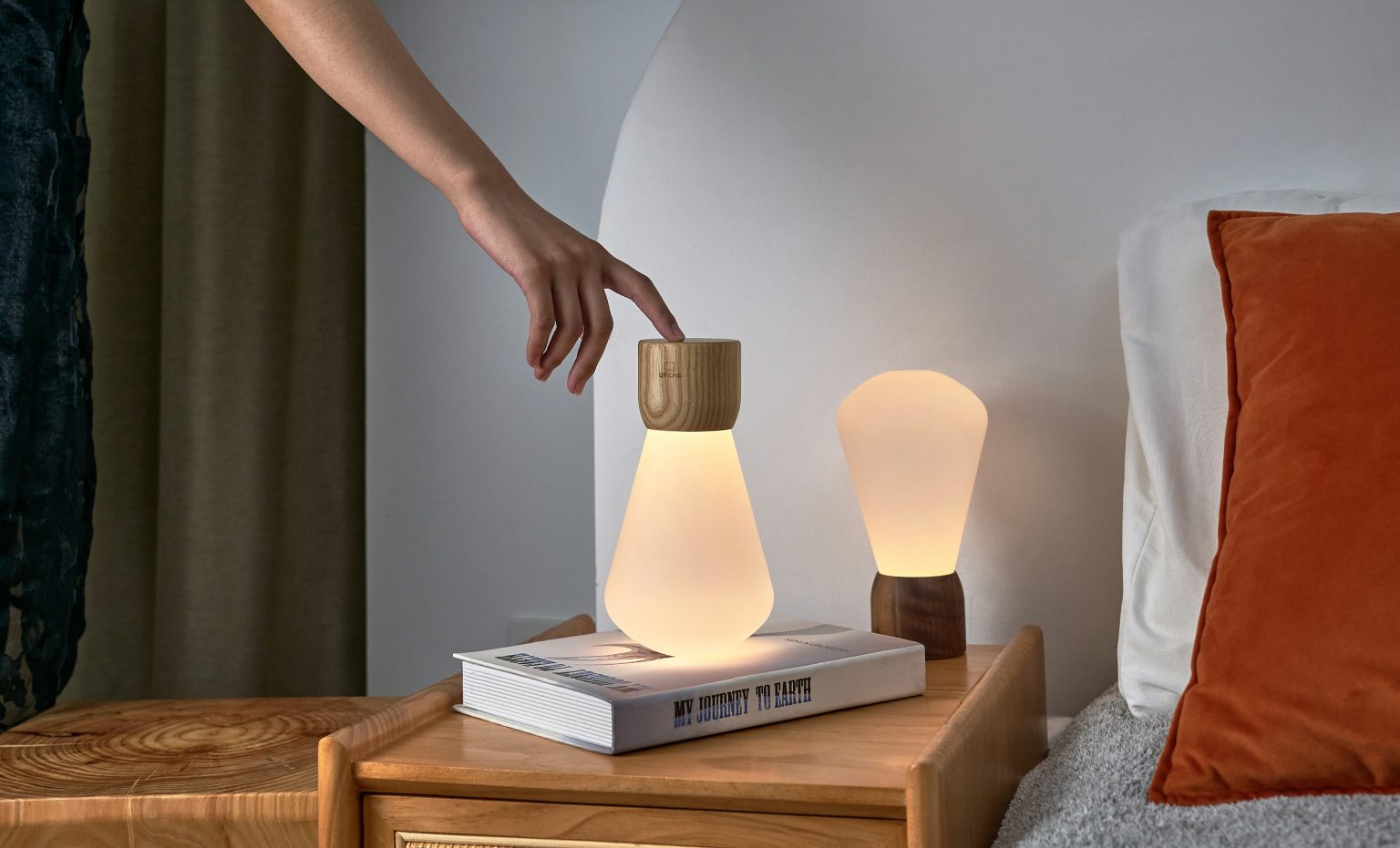 Gingko » Pentagon Desk Bulb